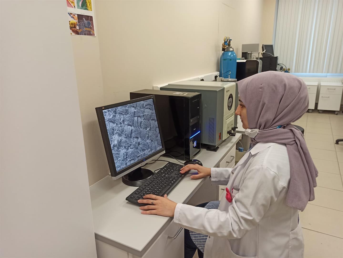 İÜC Nanoteknoloji ve Biyoteknoloji Enstitüsü